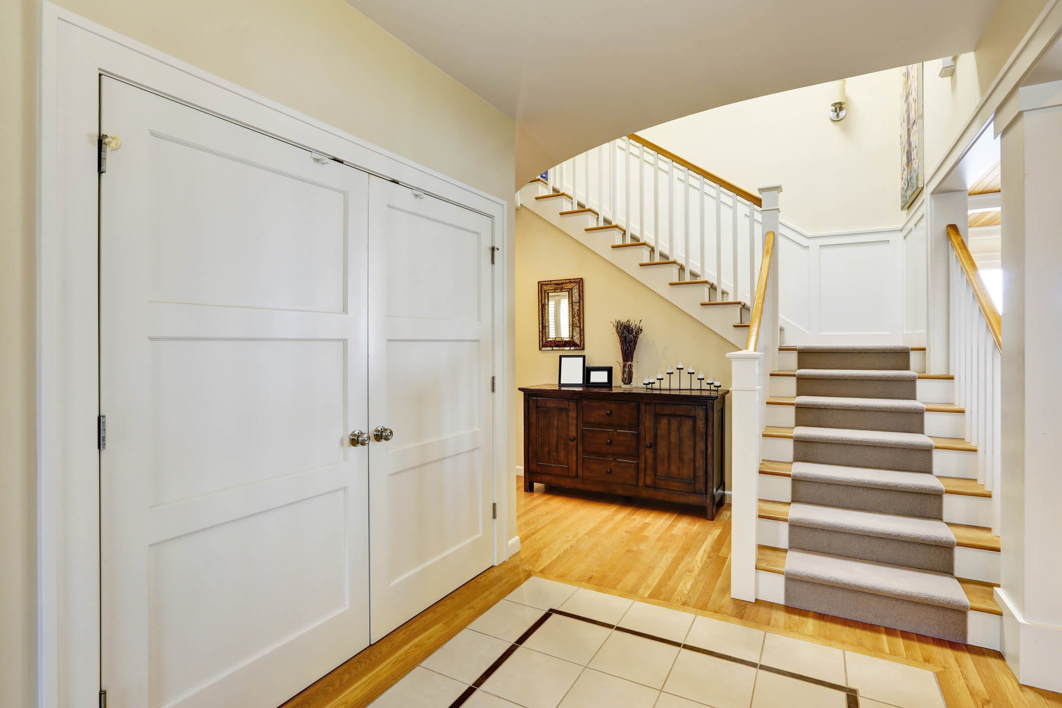 Stair Parts Project: Classic Wooden Staircase with 90 Degree Turn and ...